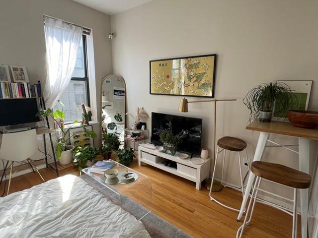 Cozy 1 bed in East Village