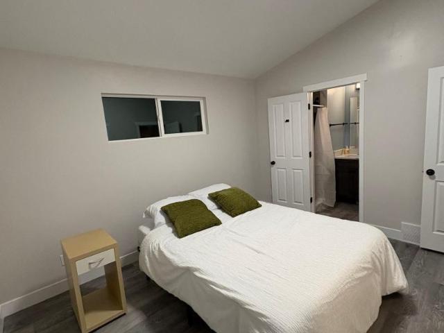 Cozy 1 Bed private Bathroom in Midvale | Availabl