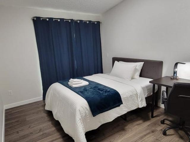 Cozy 1 Bed Share Bathroom in Edmonds_Available _$