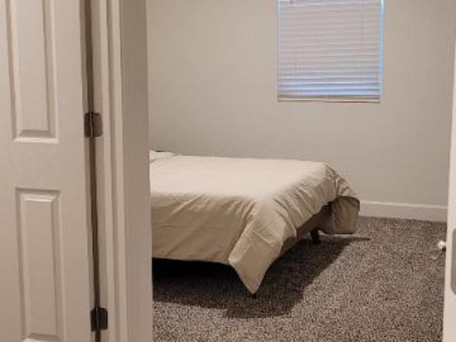 Cozy 1 Bed 1 Bath Room in Stockton | $1050 | Avai
