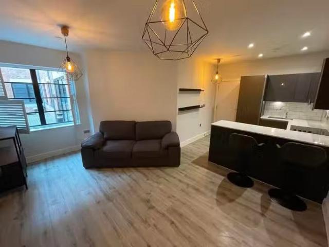 Just in! 1 bedroom apartment for rent in Million Pen, 4 Legge.