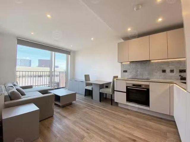 Cozy 1 bedroom apartment for rent in Snowhill Wharf, 62 Shadwe.