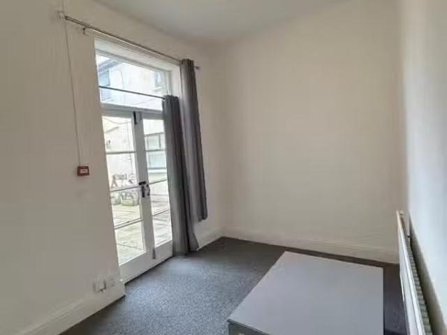 For Rent! 1 bedroom apartment for rent in Ravenscourt, Richmon.