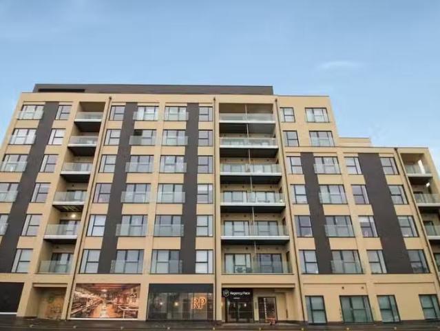 Charming 1 bedroom apartment for rent in Regency Place, 50 Par.