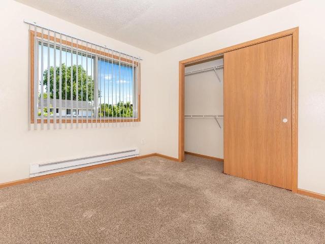 Cozy 1 Bedroom Available Now! 1 Bedroom Apartment for Rent at 918 918 920 Gould Street, La Crosse, WI 54603