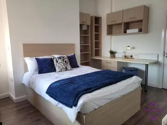 Cozy 1 bedroom cluster house for rent in Bristol Street, Birmi.