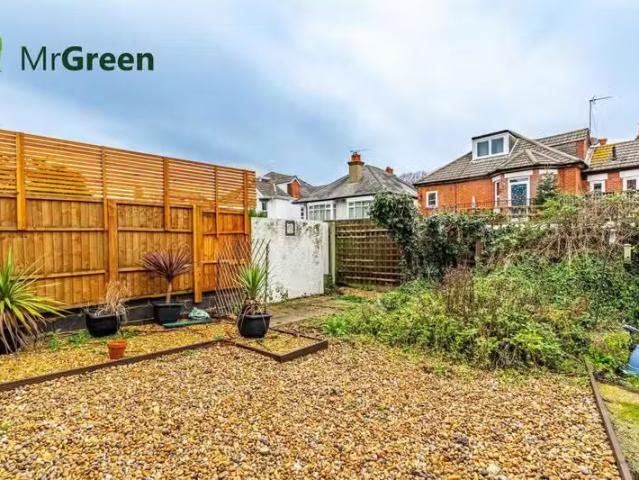 Nice 1 bedroom flat for rent in New Park Road, Southbourne, Bo.