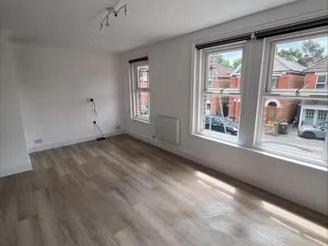 For Rent! 1 bedroom flat for rent in One bedroom flat in sough.