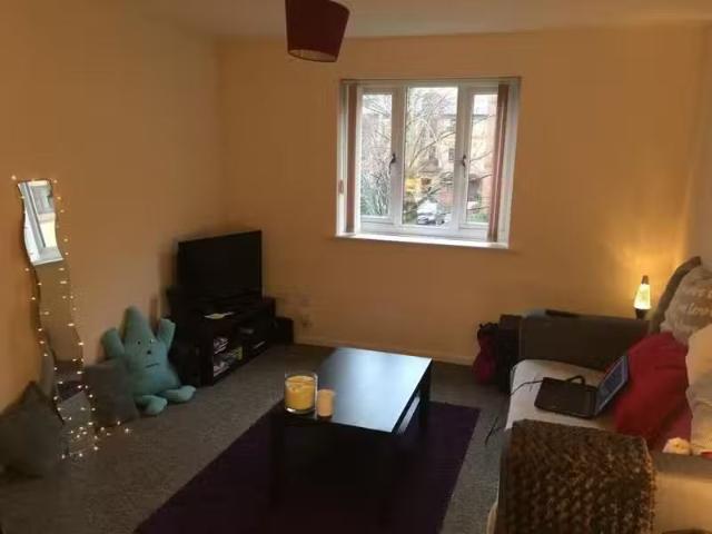 Cheap 1 bedroom flat for rent in Corinthian Court, City Centre.