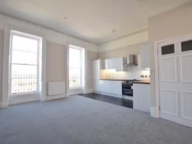 For Rent! 1 bedroom flat for rent in Flat 3, 10 The Paragon, W.