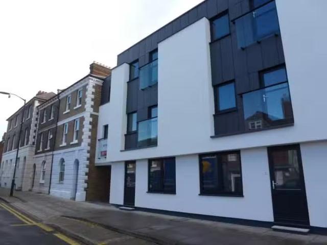 Rental! 1 bedroom flat for rent in Jubilee Court, Canterbury.