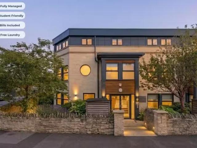 Cozy 1 bedroom flat for rent in Radway House, Wellsway, Bath.