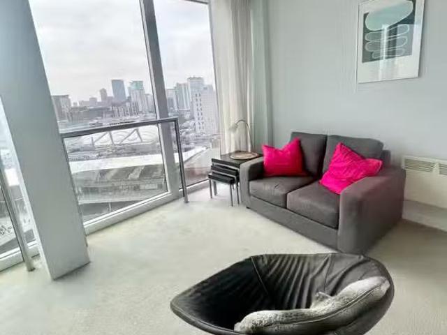 Cheap 1 bedroom flat for rent in The Rotunda, 150 New Street.