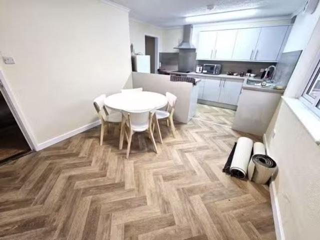 Nice 1 bedroom flat share for rent in Bradley Avenue, Bristol.