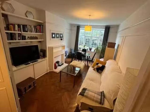 Cozy 1 bedroom flat to rent in Finchley Road, London NW2