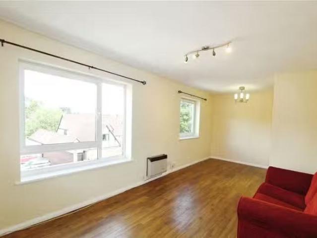 New 1 bedroom Flat to rent, Robin Hood Lane, Sutton, SM1 £1,2.