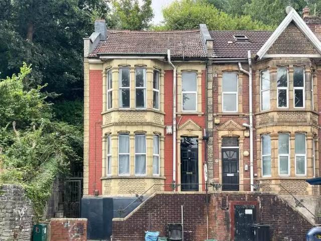 Unique 1 bedroom house share for rent in Bath Road, Totterdown.