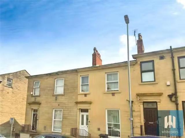 Unique 1 bedroom house share for rent in Fitzwilliam Street, H.