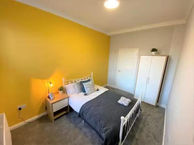 Deal! 1 bedroom house share for rent in Room 4, Sir Thomas Whi.
