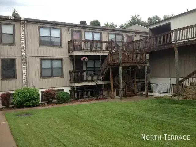 Cozy 1 Bedroom Living in a Quiet Topeka Community – Briarcliff Apartments