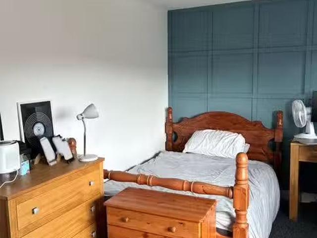 Rental! 1 bedroom Property to rent, Rownhams Road, Havant, PO9.