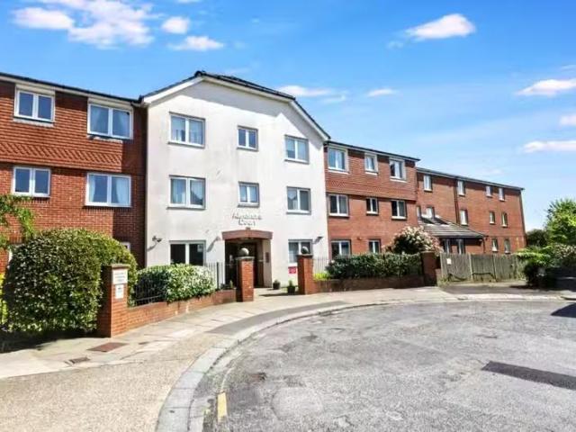 New 1 bedroom retirement property for rent in St. Peters Close.