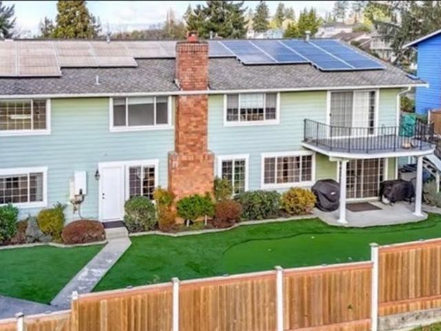Cozy 1 Bedroom retreat! Attached 1 to single famil