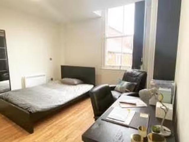 Cozy 1 BR 28 De Montfort Street Deluxe