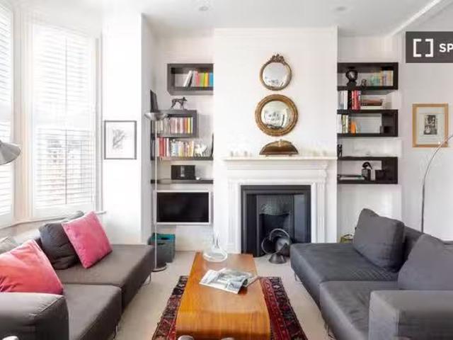 Cheap 1 BR 2 bedroom apartment for rent in Notting Hill, London