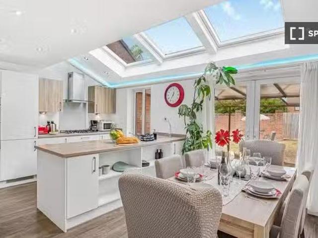 For Rent! 1 BR 4 bedroom apartment for rent in Irwell Riverside