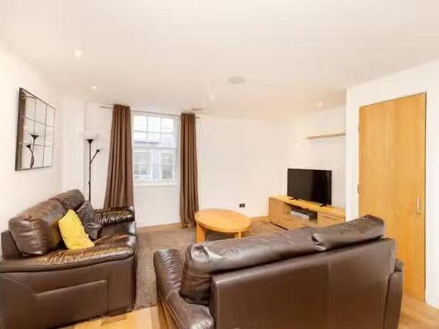Cheap 1 BR Canning Street