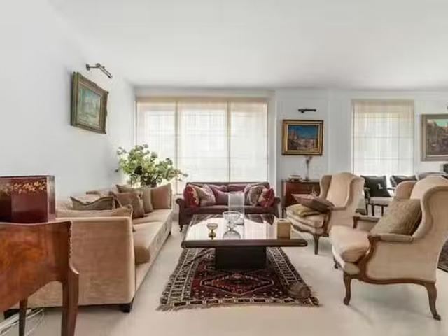 Deal! 1 BR Carlyle Court, London