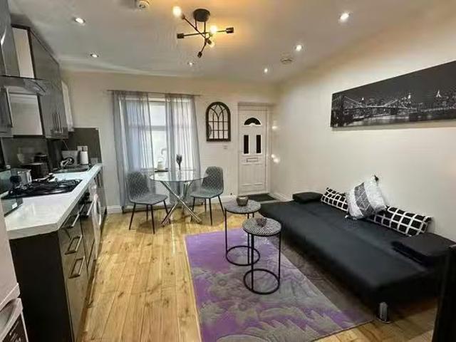 Just in! 1 BR Ambrook Road, Reading