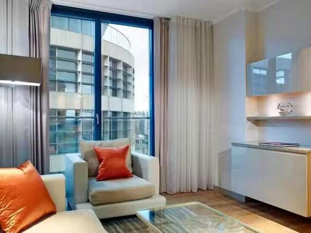 Nice 1 BR Bow Lane, London