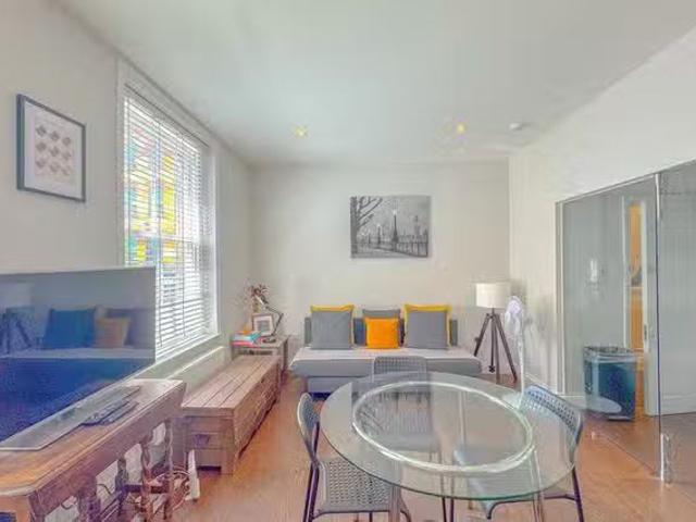 Just in! 1 BR Berwick Street