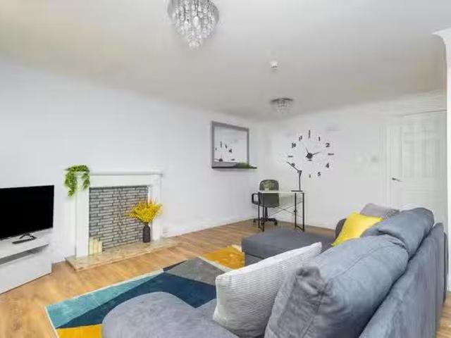 Cheap 1 BR Grange Fields Road, Leeds