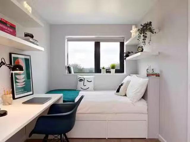 For Rent! 1 BR Deluxe Studio