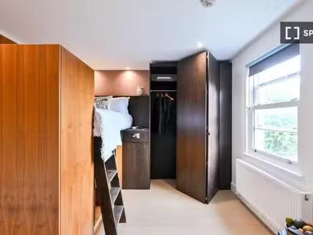 Deal! 1 BR En suite room in shared house, London