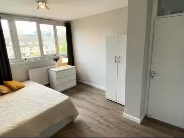 Cheap 1 BR Kensal Road, London