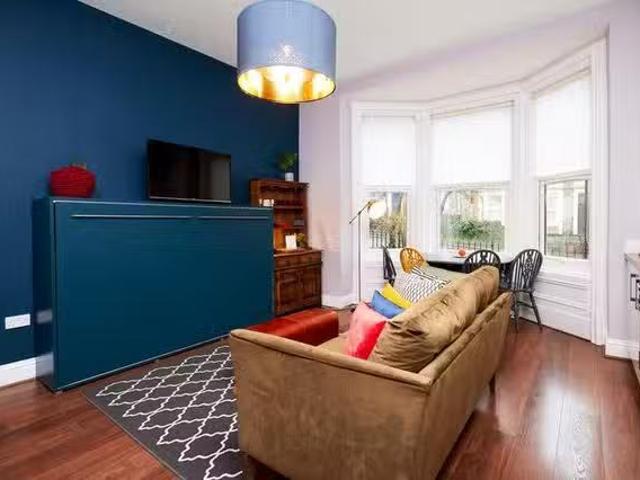 Nice 1 BR Hawthorn Terrace