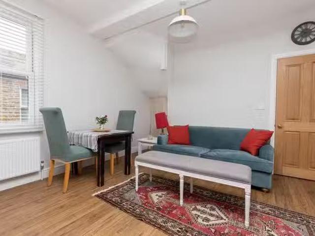 Deal! 1 BR Harbord Street