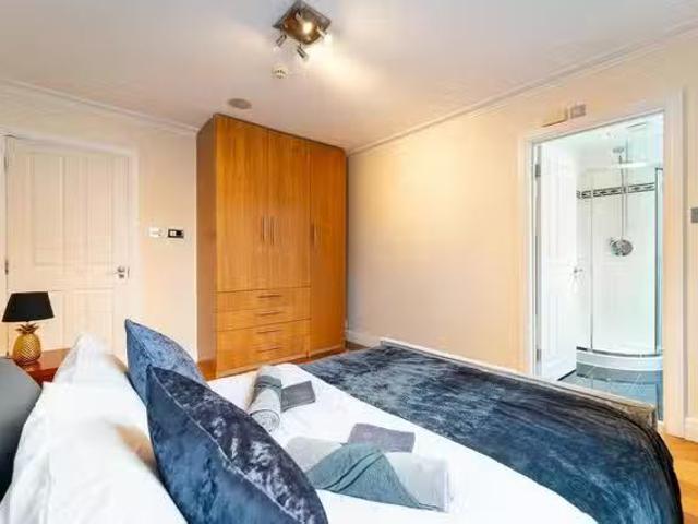 Rental! 1 BR Oakley Street, London