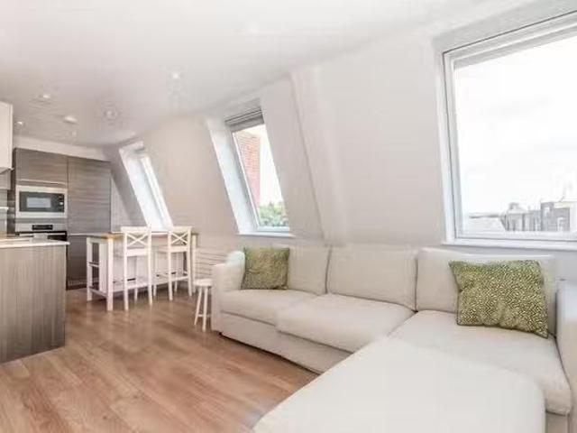 New 1 BR London Road