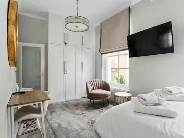 Cozy 1 BR Lakeside Road, London