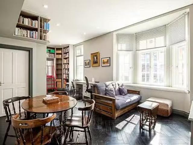 Deal! 1 BR Mortimer Street, London