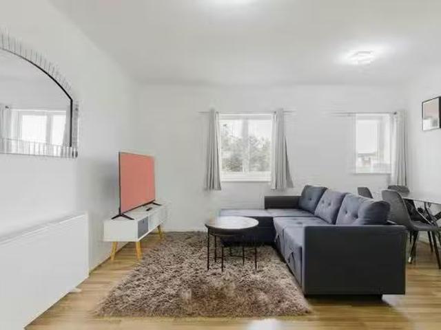 Cozy 1 BR Manchester Court, London