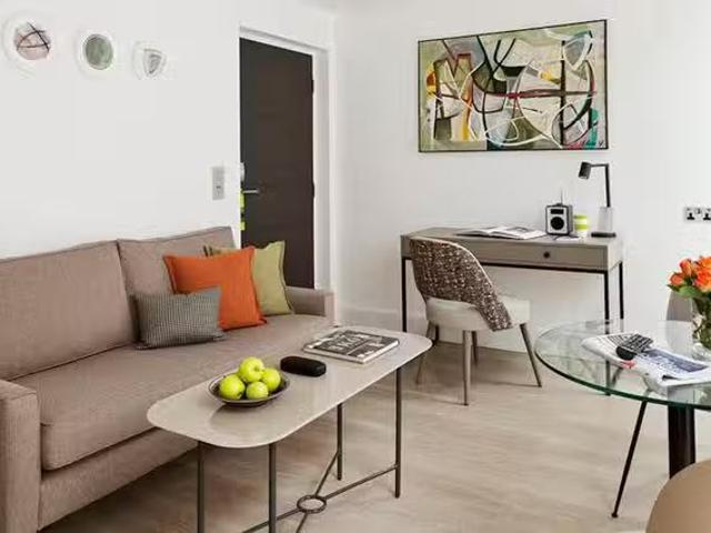 Charming 1 BR Norwich Street, London