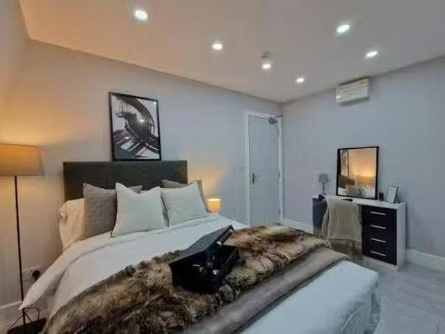 Charming 1 BR Narford Road, London
