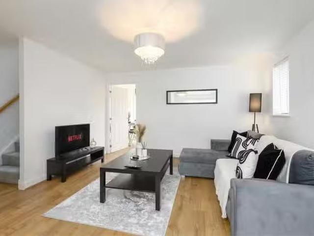 Nice 1 BR Nutwood Avenue, Sturry