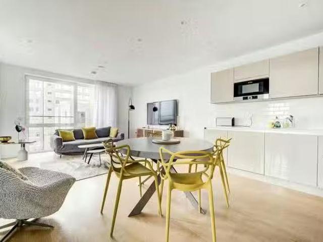 Cozy 1 BR Sayer Street, London